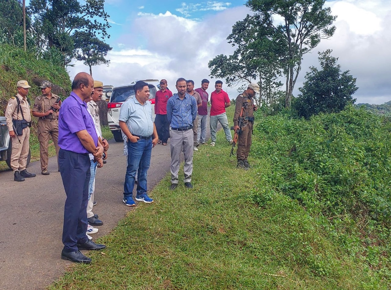 Kamrup DC visits Langpih, interacts with villagers on infra challenges ...