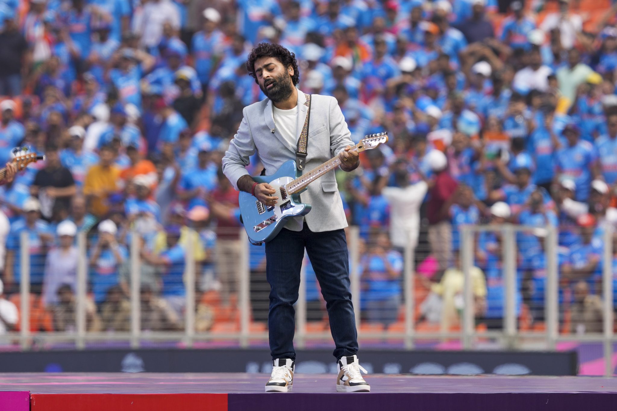 Arijit Singh surprises fans with live performance at Anoushka Shankar's ...